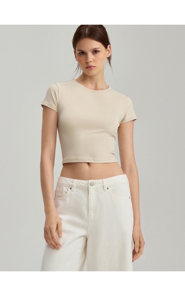 Krótka koszulka o dopasowanym fasonie nude - HOUSE - 206EV-08X