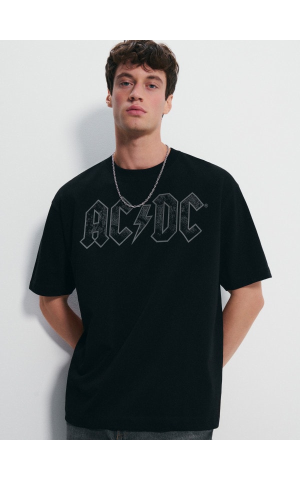 Czarna Koszulka Loose Fit Z Nadrukiem Ac Dc House 868iy 99x